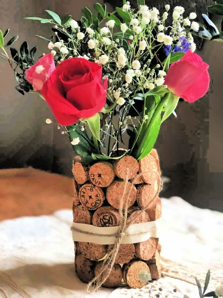 30 DIY Wine Cork Crafts and Decor Ideas - Craftulate