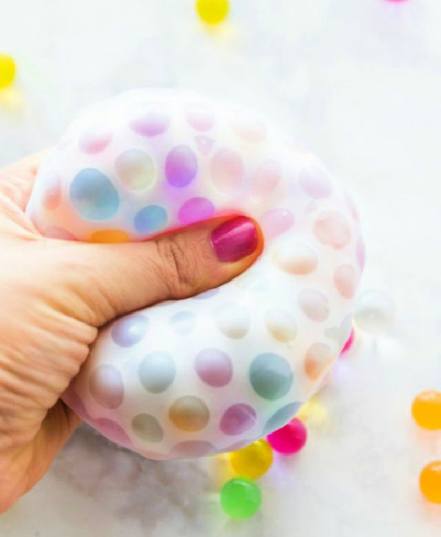 10 Easy Balloon Crafts for Kids - Craftulate